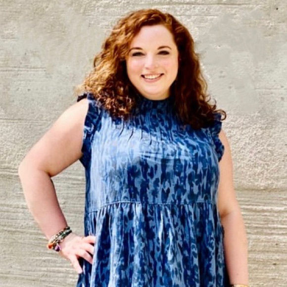 Alison's Closet (@nyrecessionista) | Poshmark